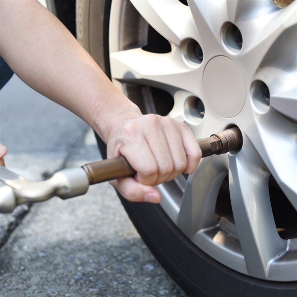 309250 - Wheel Nut Sockets Removal & Installation | Toledo